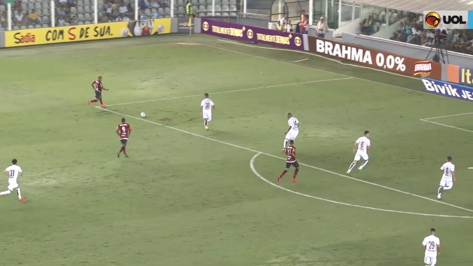 Sheik arrisca chute e Vanderlei faz boa defesa - TV UOL