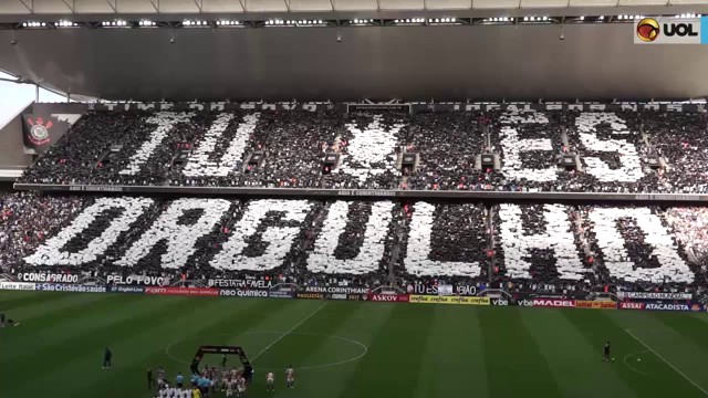 Torcida do Corinthians exibe mosaico na arquibancada - TV UOL