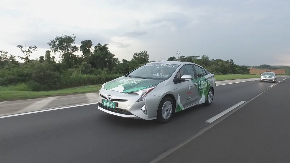 UOL Carros acompanhou teste do primeiro Prius Flex do mundo - 30/04 ...