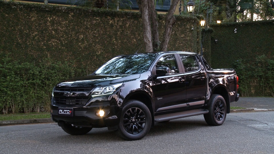 Chevrolet S10 Midnight aposta na tendência do visual black - TV UOL