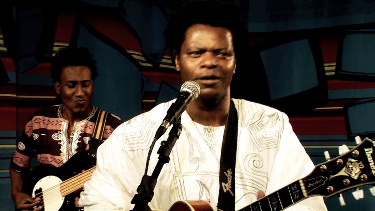 Booka Mutoto toca "Luanda" no Estúdio Showlivre HQ 7/12 - 01/06/2010 ...